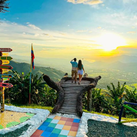 Mano De Gigante y Termales La Rivera | Anfitriones Colombia